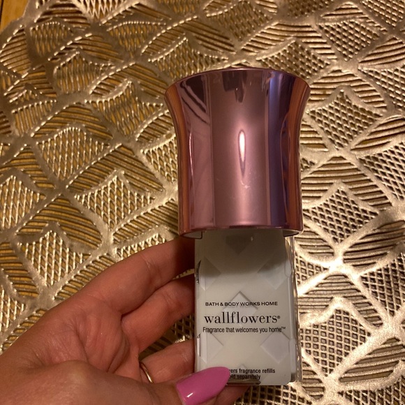 Bath & Body Works | Accents | Rose Gold Flare Wallflower Fragrance Plug Nwt Bbw | Poshmark